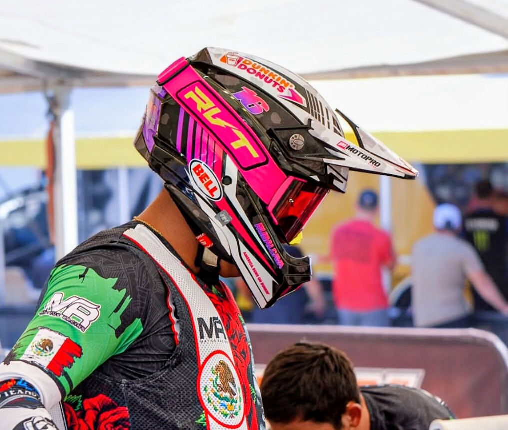 Defyant Flo Pink Goggles – REVOLT moto gear
